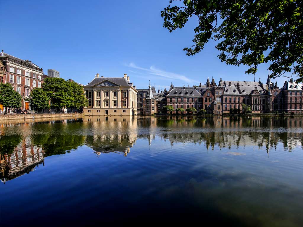 "The Future Now" for GES in The Hague - The Iceberg